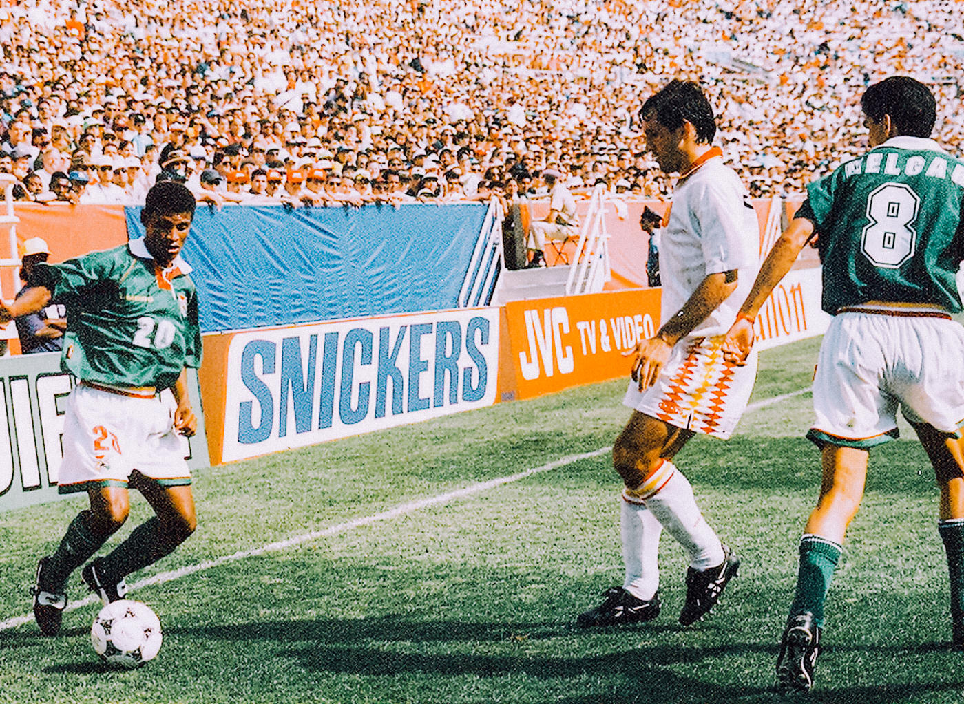 Ramiro “Chocolatin” Castillo, Abanderado del fútbol yungueño. - Revista ...